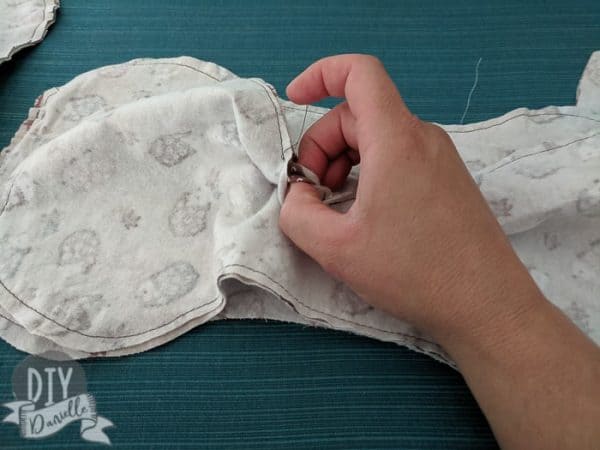 How to Make Burp Cloths from Flannel - DIY Danielle®