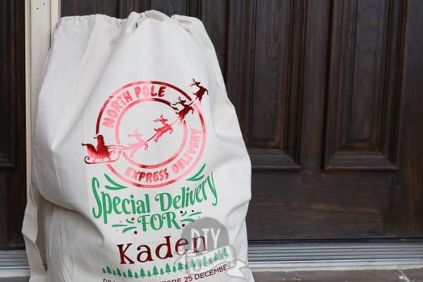 DIY Personalized Christmas Bags - DIY Danielle®