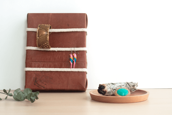 27 Quick And Easy Thrift Store Crafts To DIY - DIY Danielle®