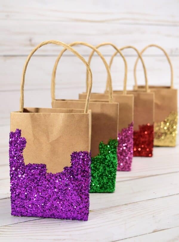 Quick And Easy Ideas For DIY Gift Bags