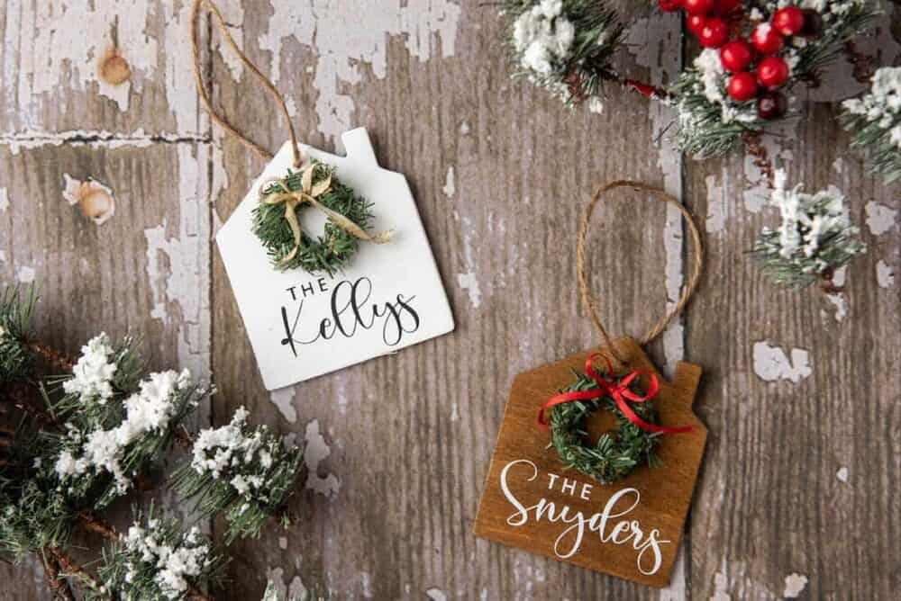 33 Amazing DIY Christmas Ornaments To Give As Gifts