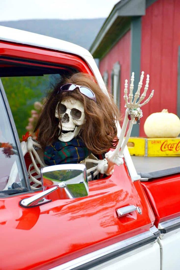 19 DIY Halloween Props to Create the Ultimate Haunted Trail
