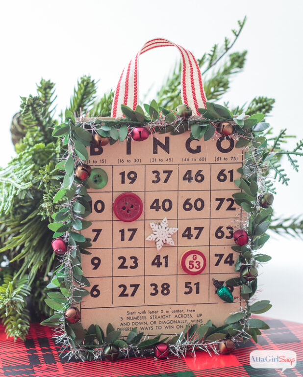 31 DIY Christmas Tree Decorations