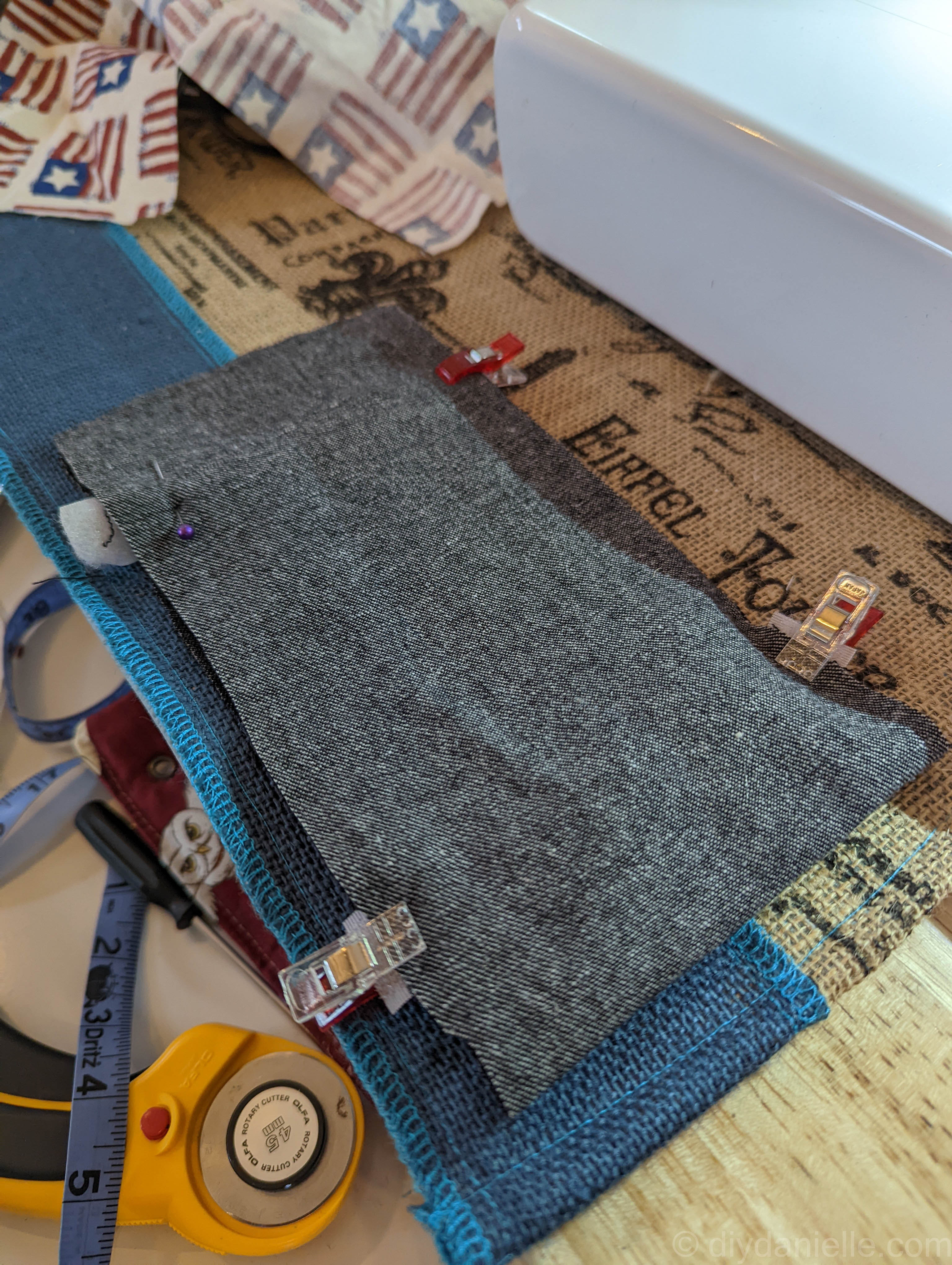 DIY Port Pillow for a Seatbelt - DIY Danielle®