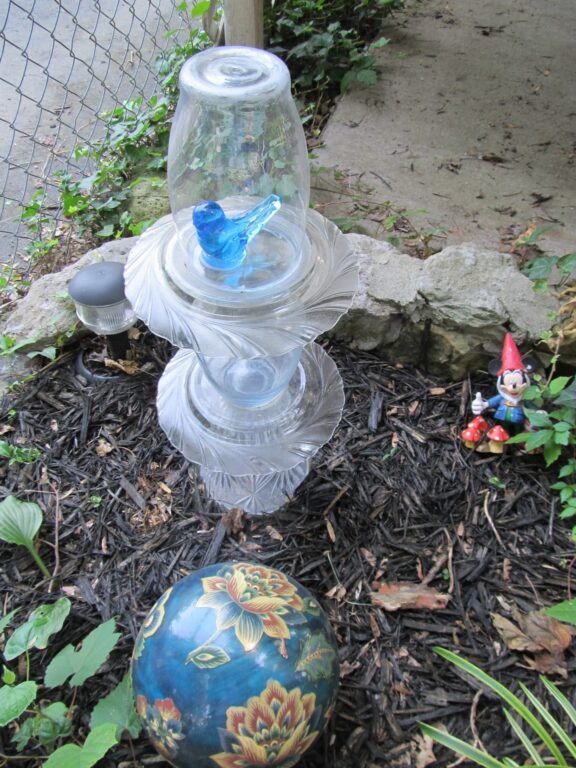 25 Beautiful DIY Garden Decor Ideas - DIY Danielle®