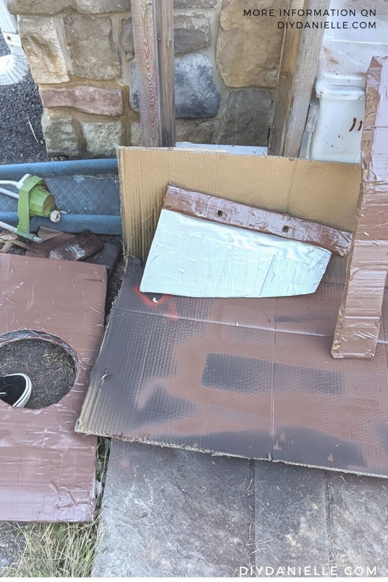 DIY Guillotine from Cardboard for a Halloween Trail - DIY Danielle®