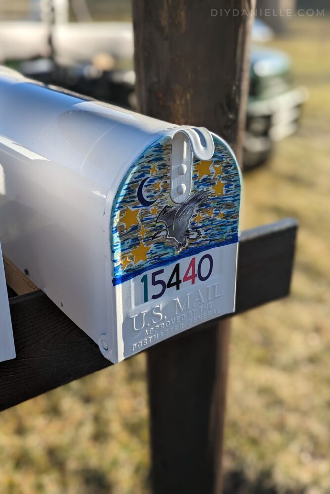 How to Paint a Mailbox - DIY Danielle®