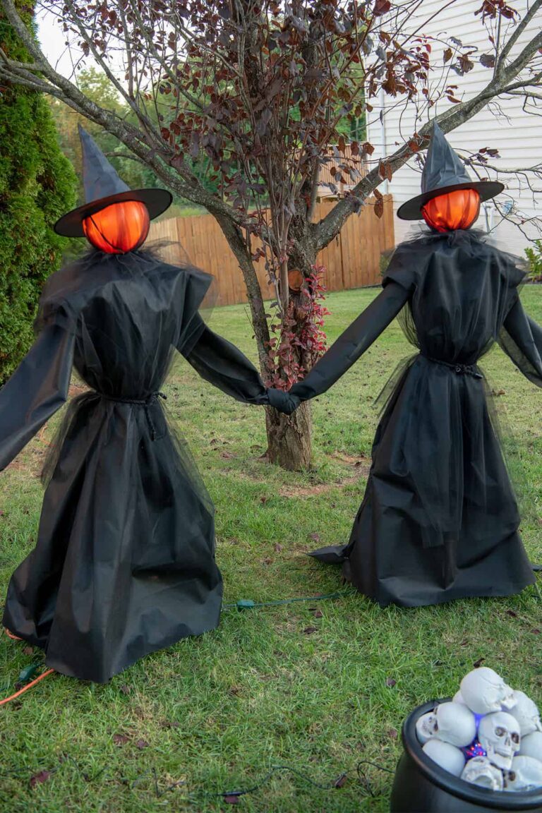23 DIY Outdoor Halloween Decorations to Haunt Your Yard!