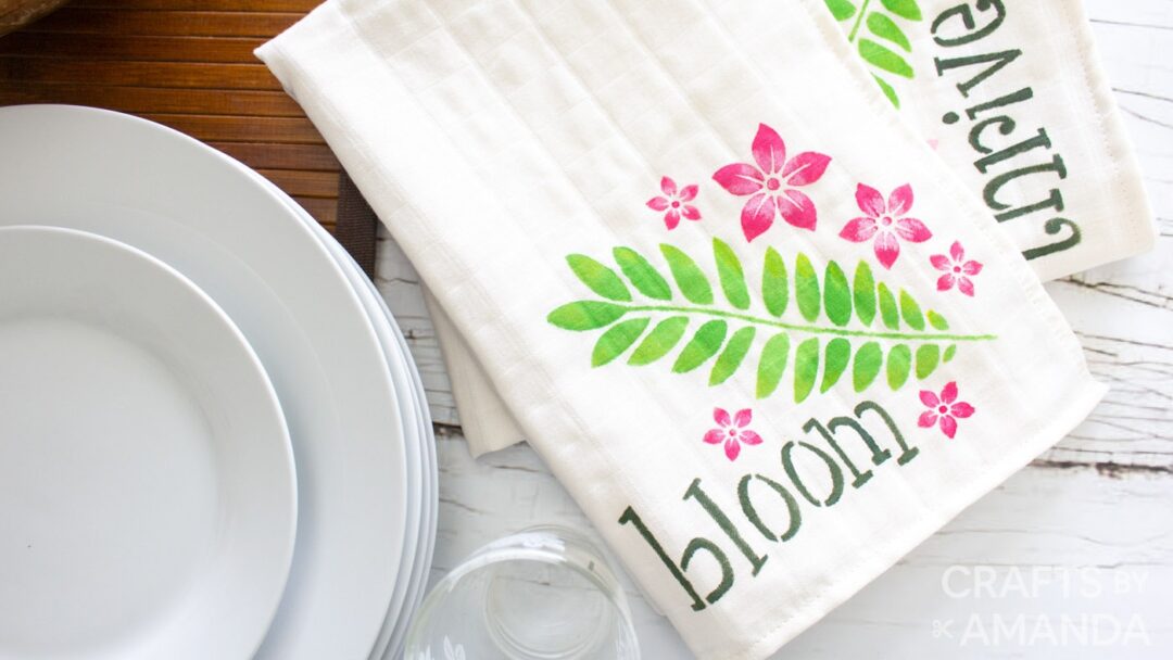 17 Handmade DIY Towels with Step-by-Step Tutorials