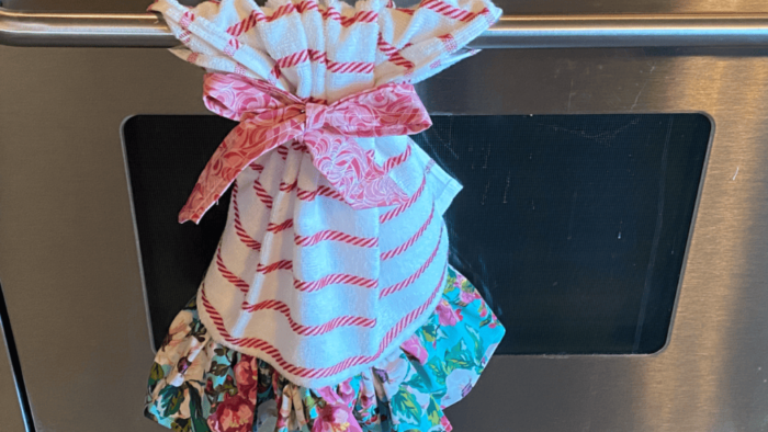 17 Handmade DIY Towels with Step-by-Step Tutorials