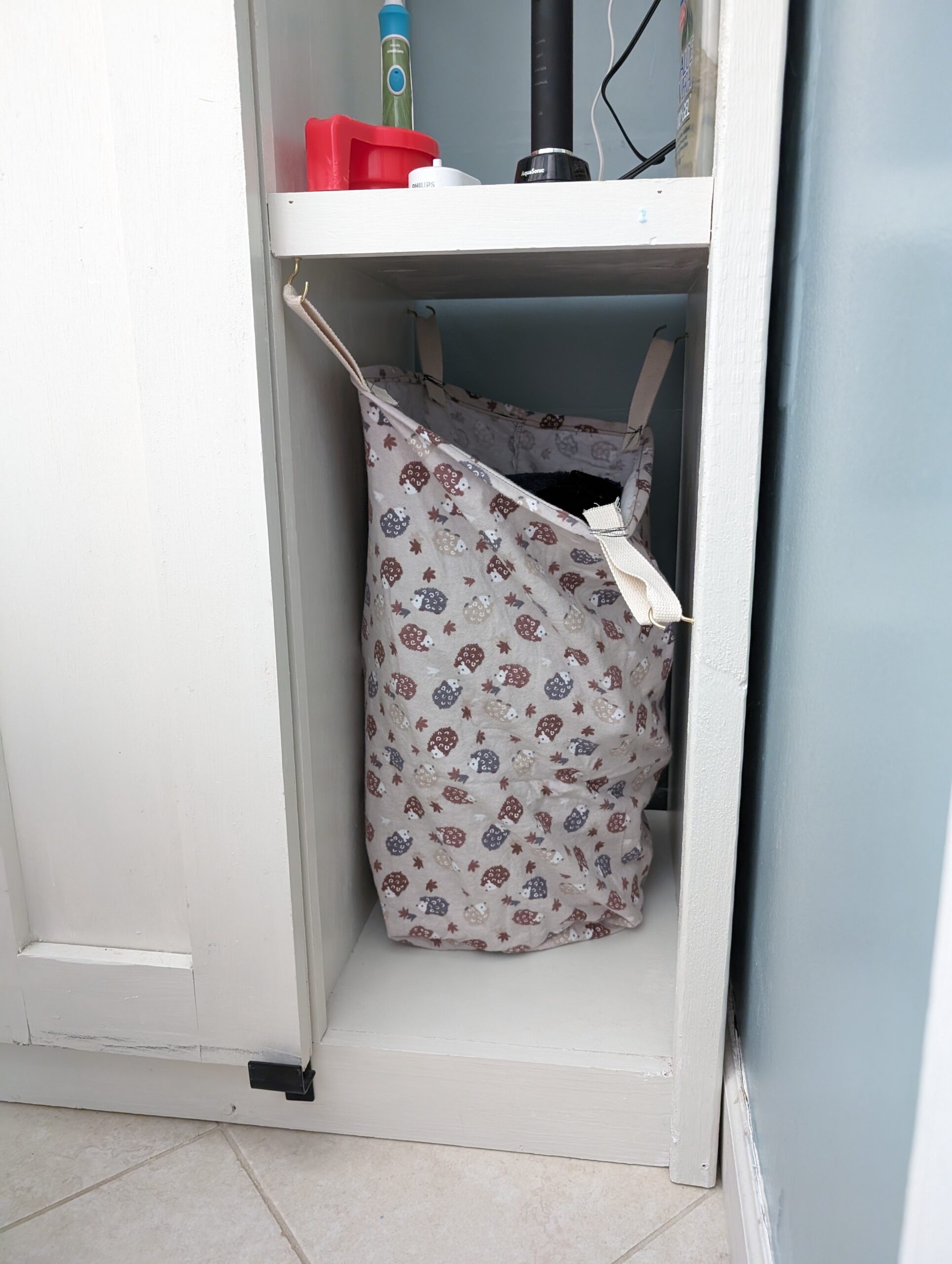 How to Make a Washable Laundry Bag for Towels