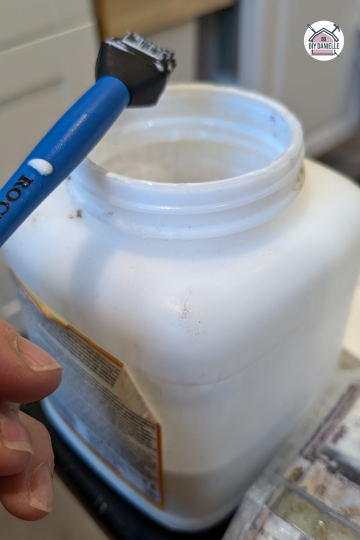 Clever Screw Container Upcycle: DIY Storage Bins for Small Items - DIY ...